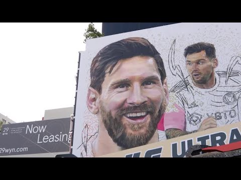 'Let's go Messi' fans show up at stadium to welcome Messi to Miami ...