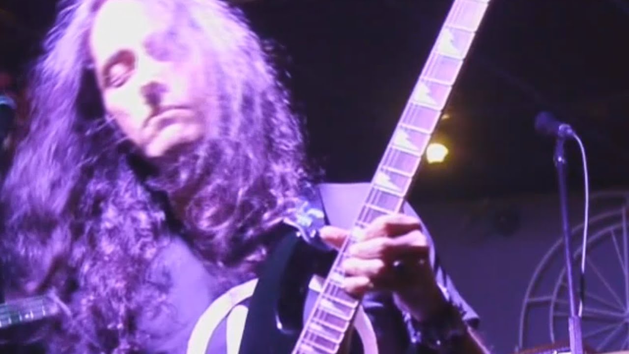 Arjun Kaul - In Your Eyes - Live - YouTube