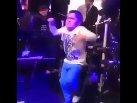 Sevdiğim şarkı çalınca ben :D