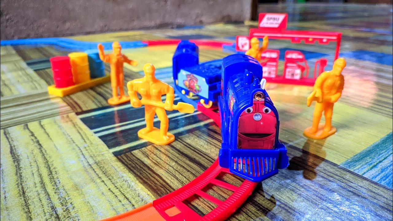 Merakit Mainan Kereta Api Wilson Chunggington - YouTube