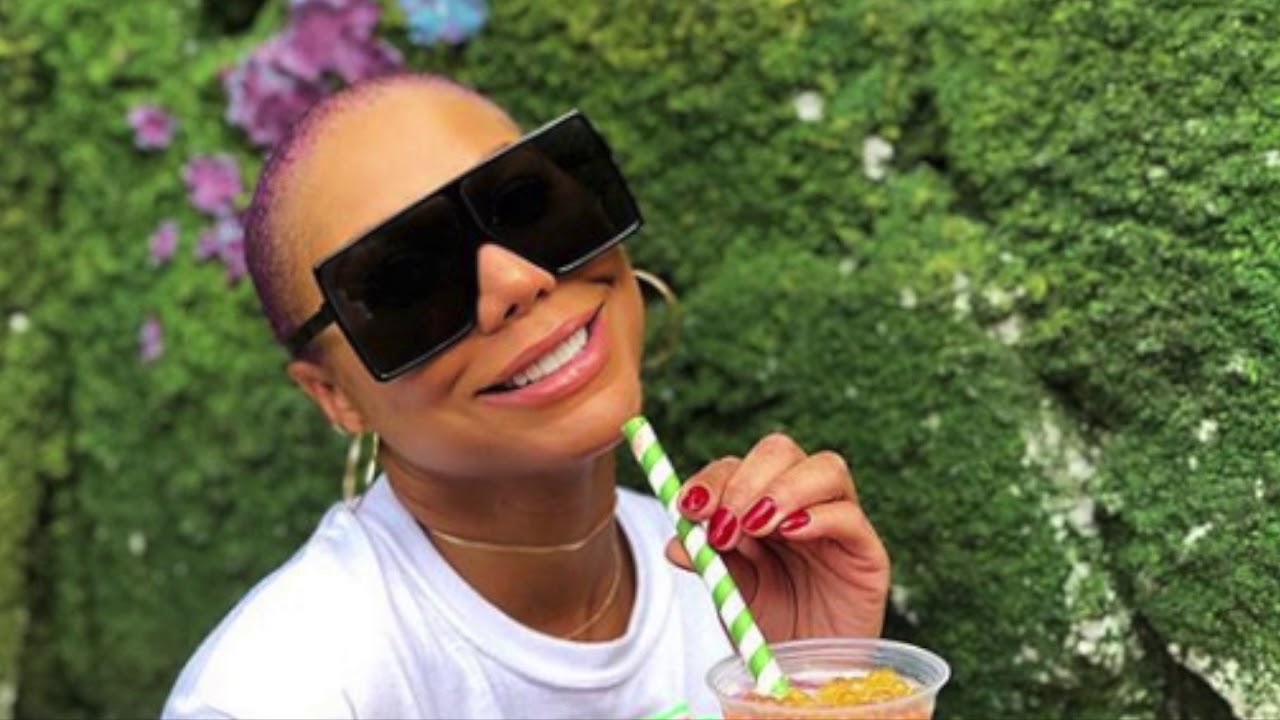 Tamar Braxton Burns Her Chest - YouTube