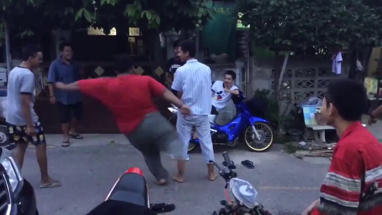 Aksi sepak menyepak - YouTube