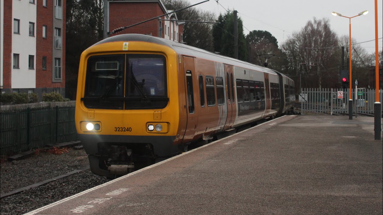 Class 323s at Four Oaks Ft. 323221 in Centro Trains Livery! 31/12/2022 ...
