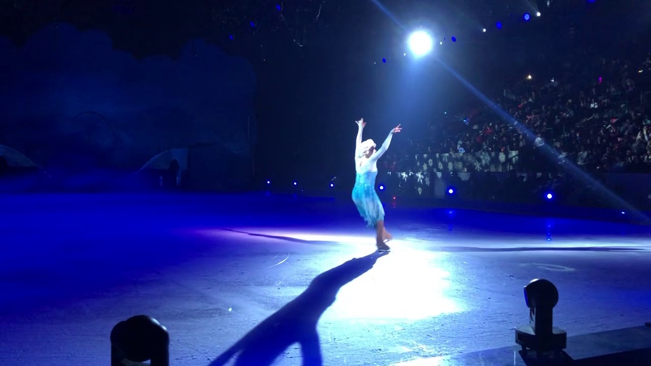 Frozen Disney on ice 2019 Calgary! Let it go/Elsa - YouTube