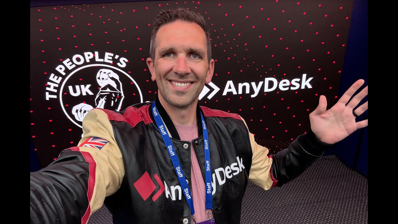 Catching Scammers in London! - YouTube