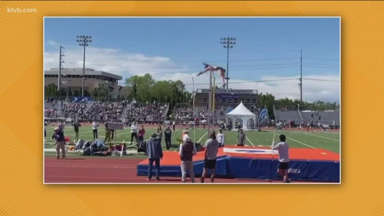 Centennial's Eva Lowder breaks Idaho girls pole vault record - YouTube