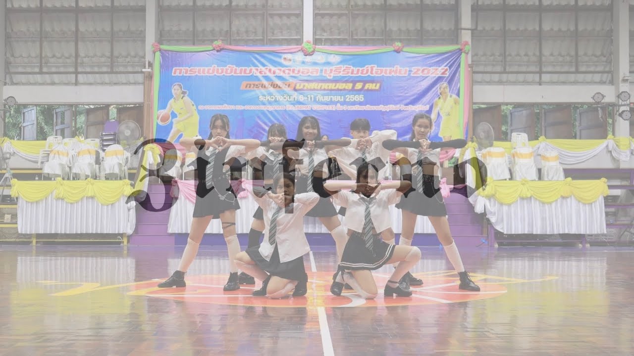 🥇Zinferno cover Class:y | intro + Same Same Diffrent + dance break + Shut down - YouTube