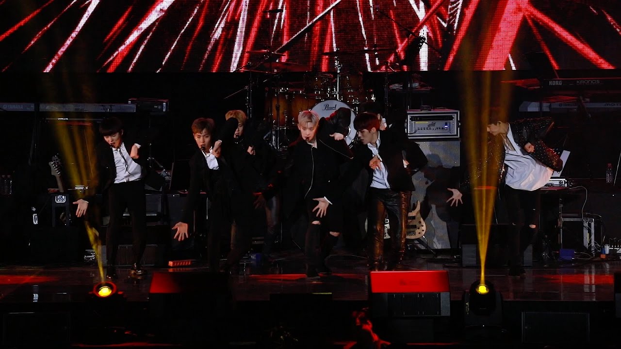 [스타ting] 몬스타엑스(MONSTA X) Fighter [LET’S PLAY 태양 CONCERT IN SEOUL] - YouTube