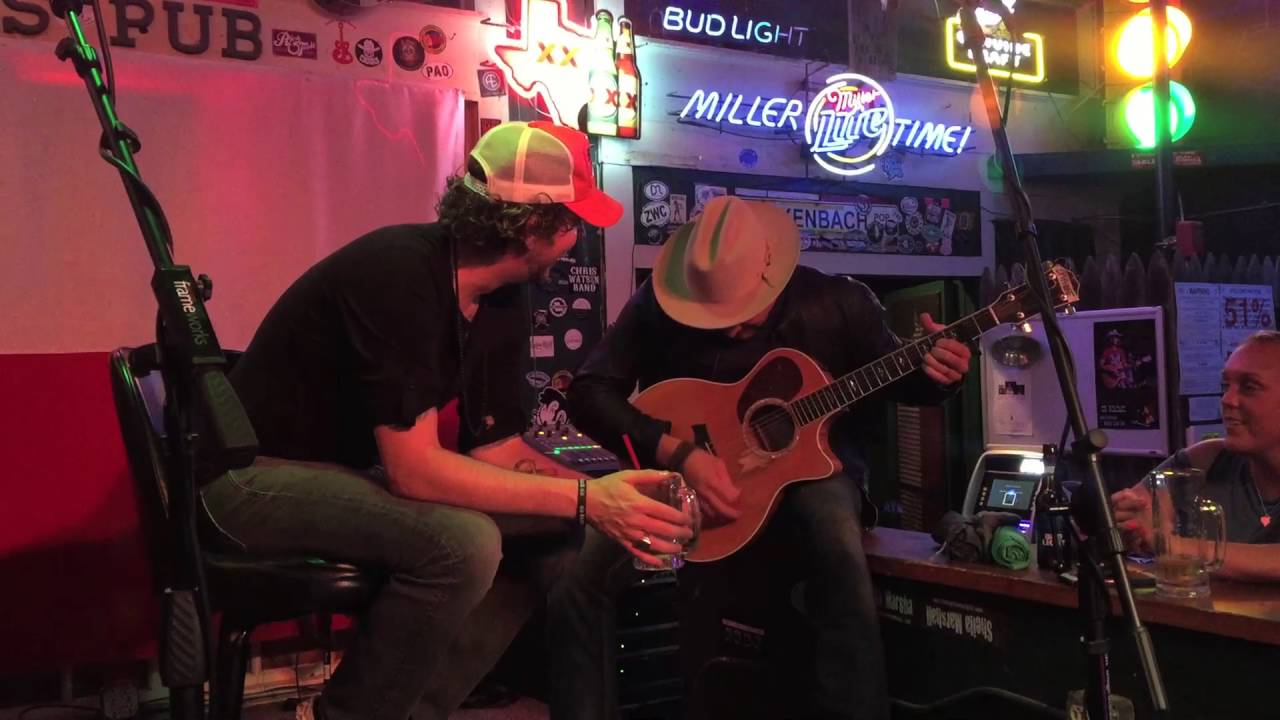 Jack Ingram Visits Blaine's Pub in San Angelo - YouTube