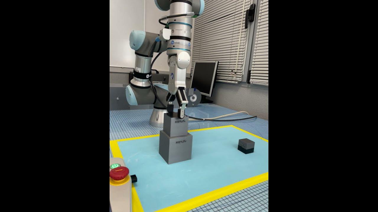 Introduction to UR3 programming - YouTube