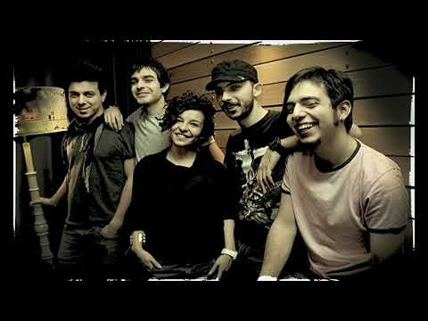 Model - Değmesin Ellerimiz (Drumless)