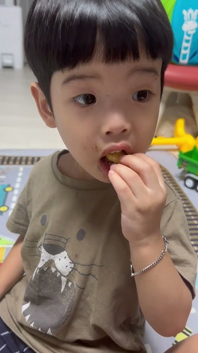 요즘 유행하는 엄마 뱃속 열고나왔는지 닫고나왔는지 물어봤는데 모두 닫고나왔다한다😁 이제 셋째는 없다 ㅎ Youtube