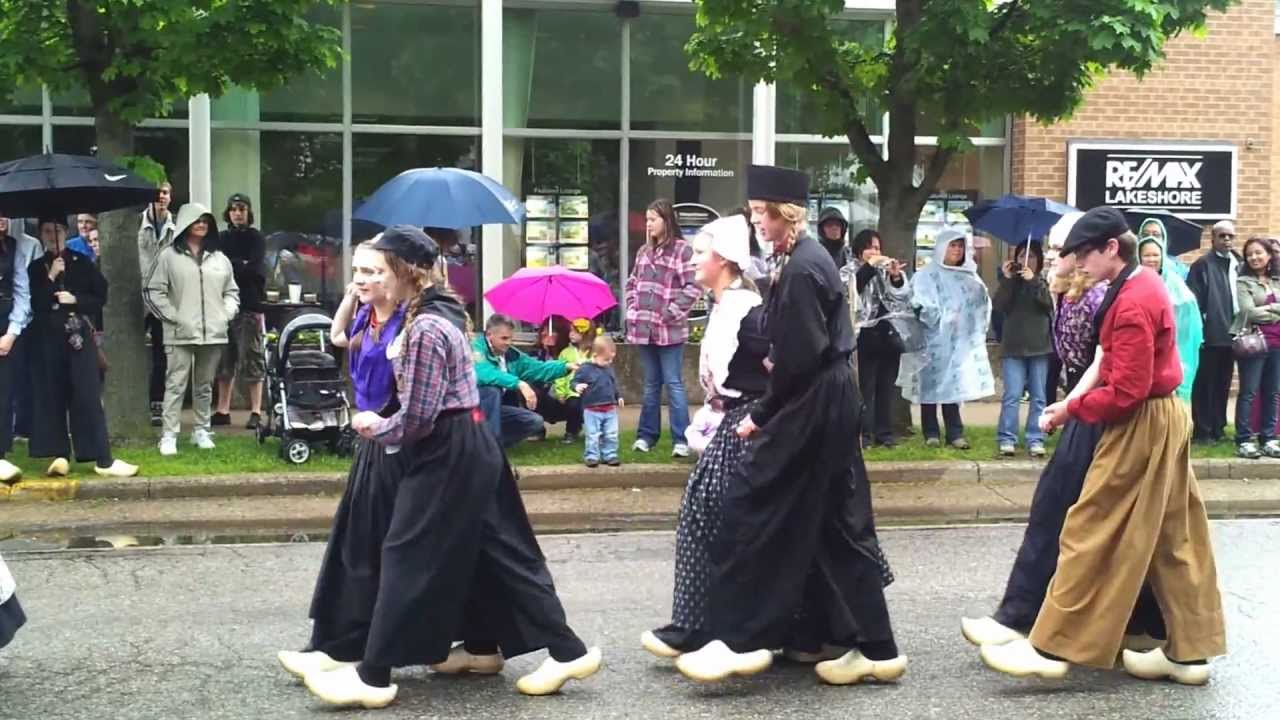 Dutch Dance - YouTube