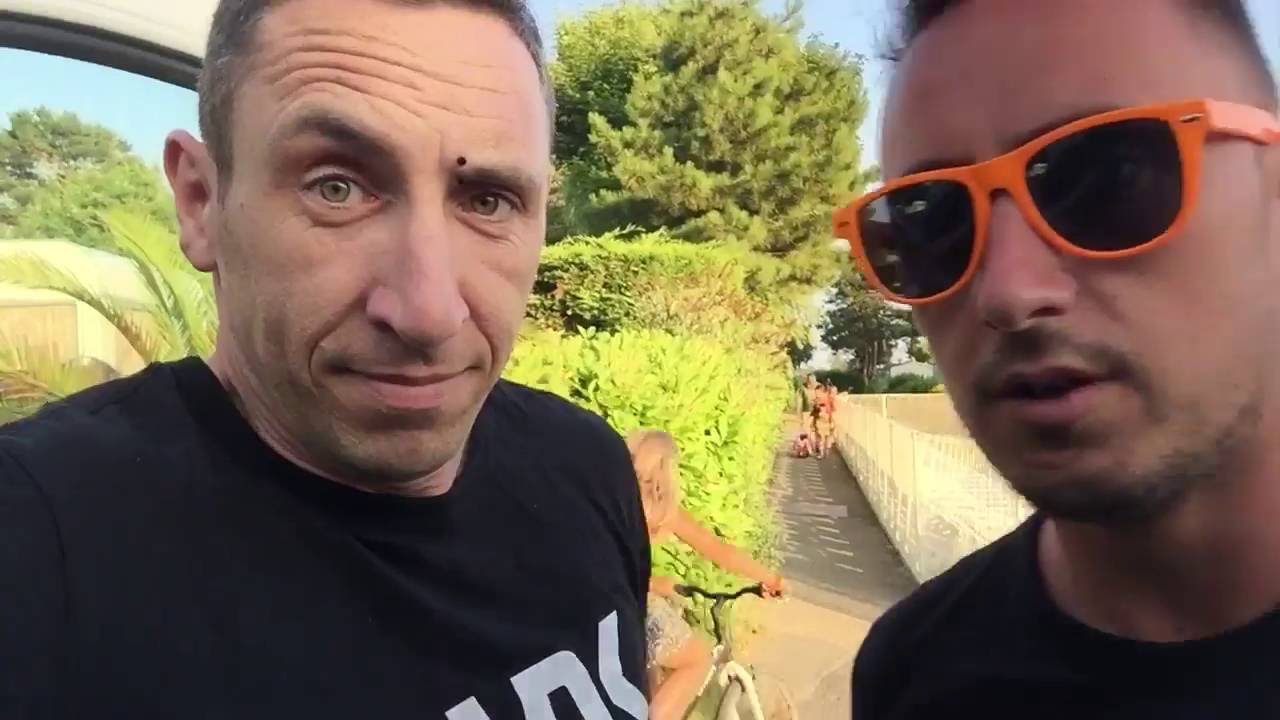 VLOG Frank & Seb - La tournée "French Covers" (épisode 4/9) - YouTube