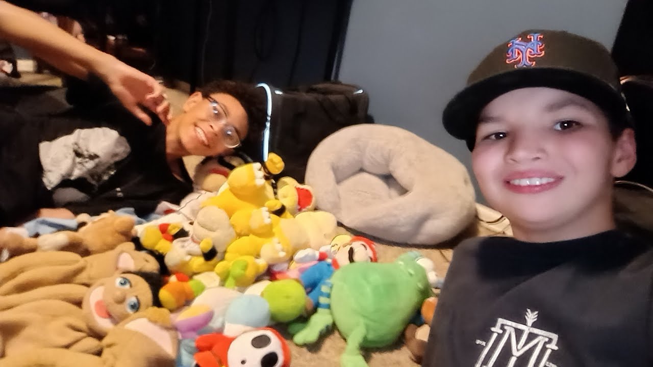 Puppet/Room tour of the SMA room!!! - YouTube