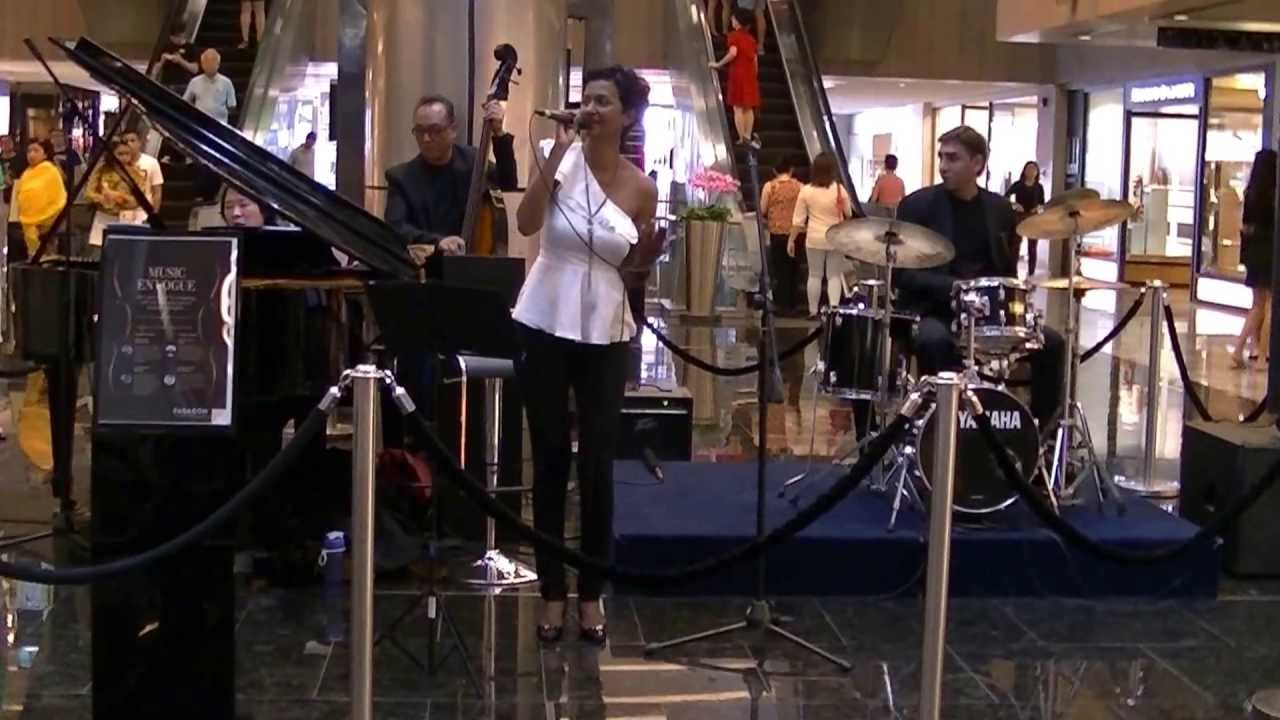 Over The Rainbow by Carol Gomez @ Paragon Music En Vogue 17 Jul 13 ...