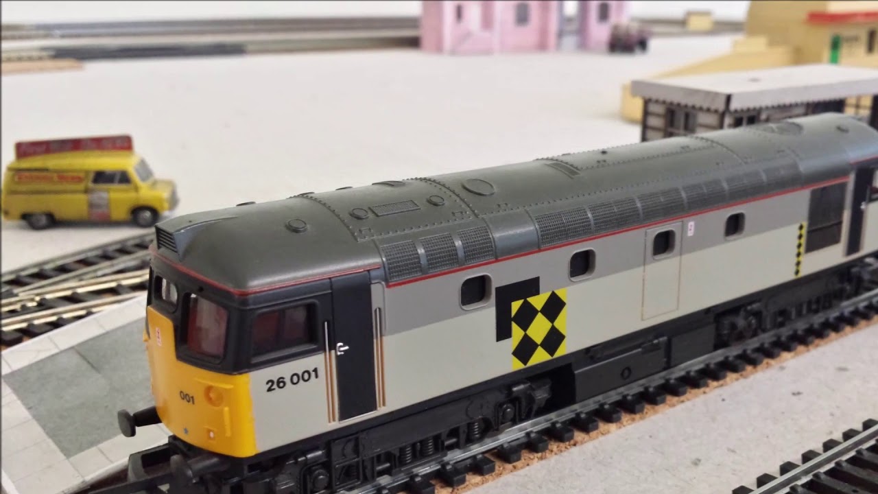 LIMA 205242A1 BR Class 26 Locomotive No. 26001 Triple Grey Sector ...