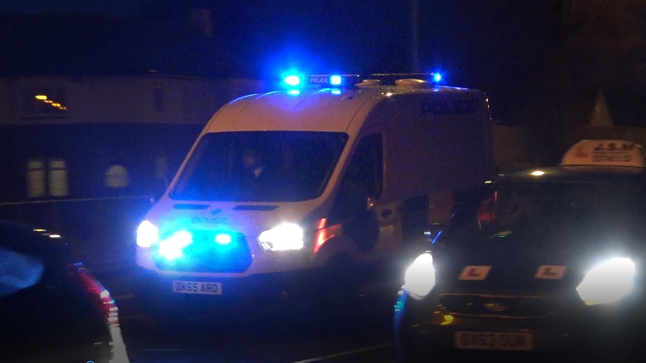 Merseyside Police - Ford Transit Cell Van Responding - YouTube