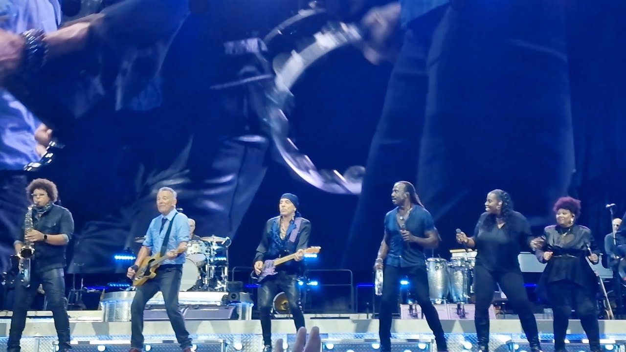 Bruce Springsteen and The E Street Band - Glory Days - Barcelona 22/06 ...