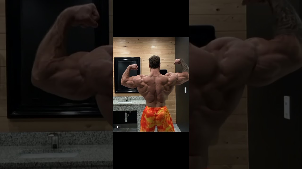 Cbum back pose - looking Hella amazing! - YouTube