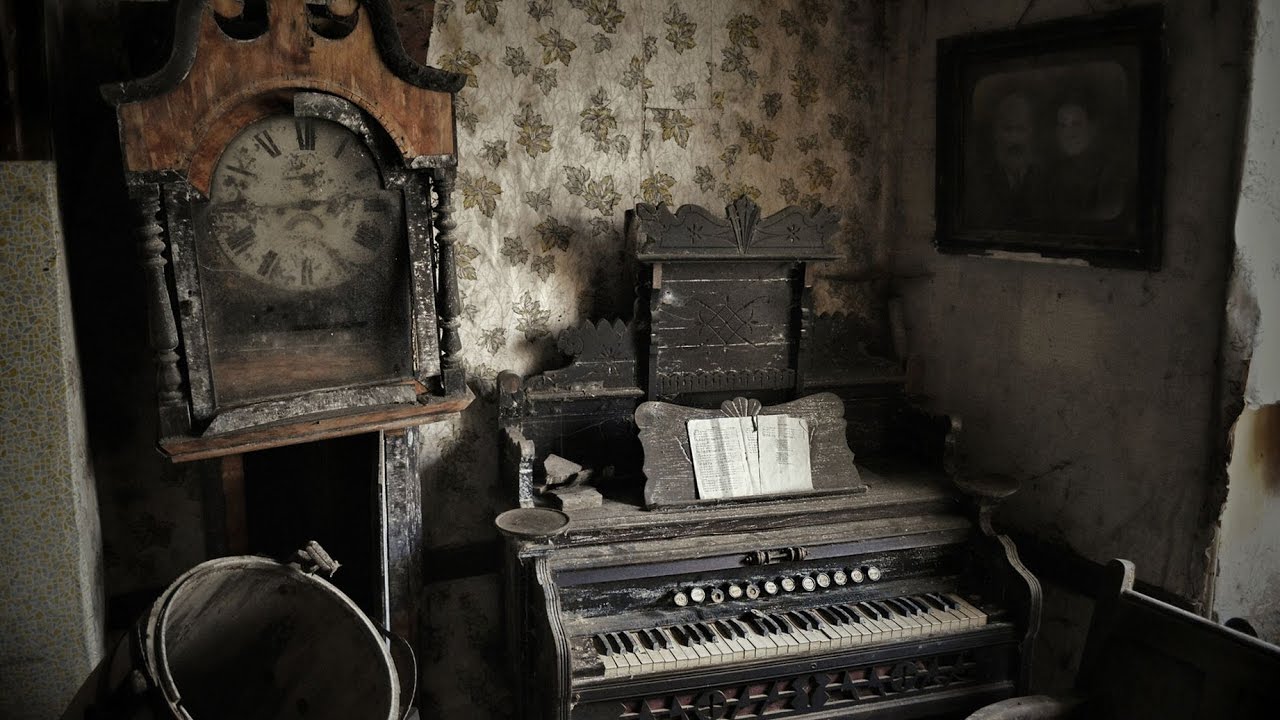 Exploring an abandoned untouched house! The Cloud house (Pocketwatch ...