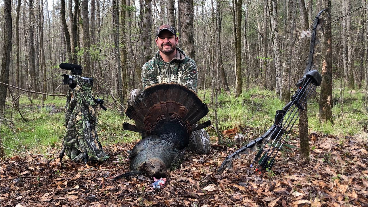 Alabama RECURVE TURKEY Hunt - No Blind - YouTube