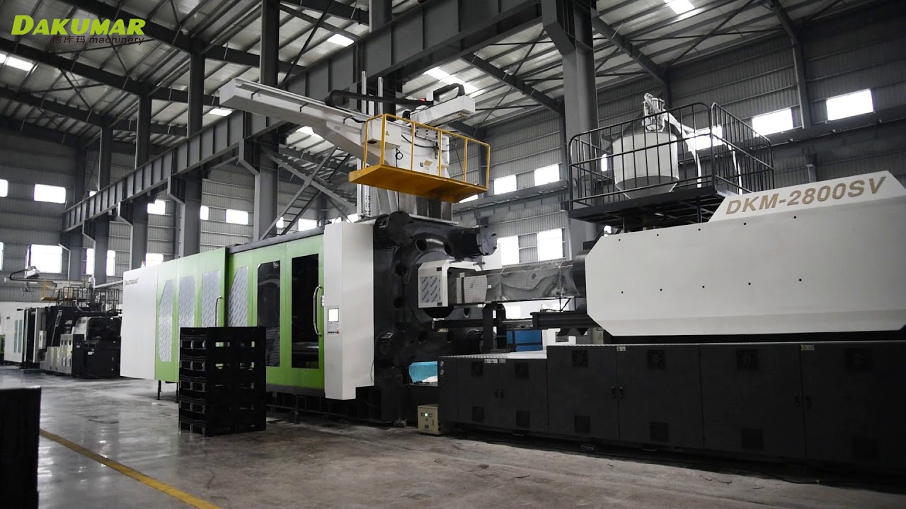 DKM-2800SV Large Injection Moulding Machine - Pallets - YouTube