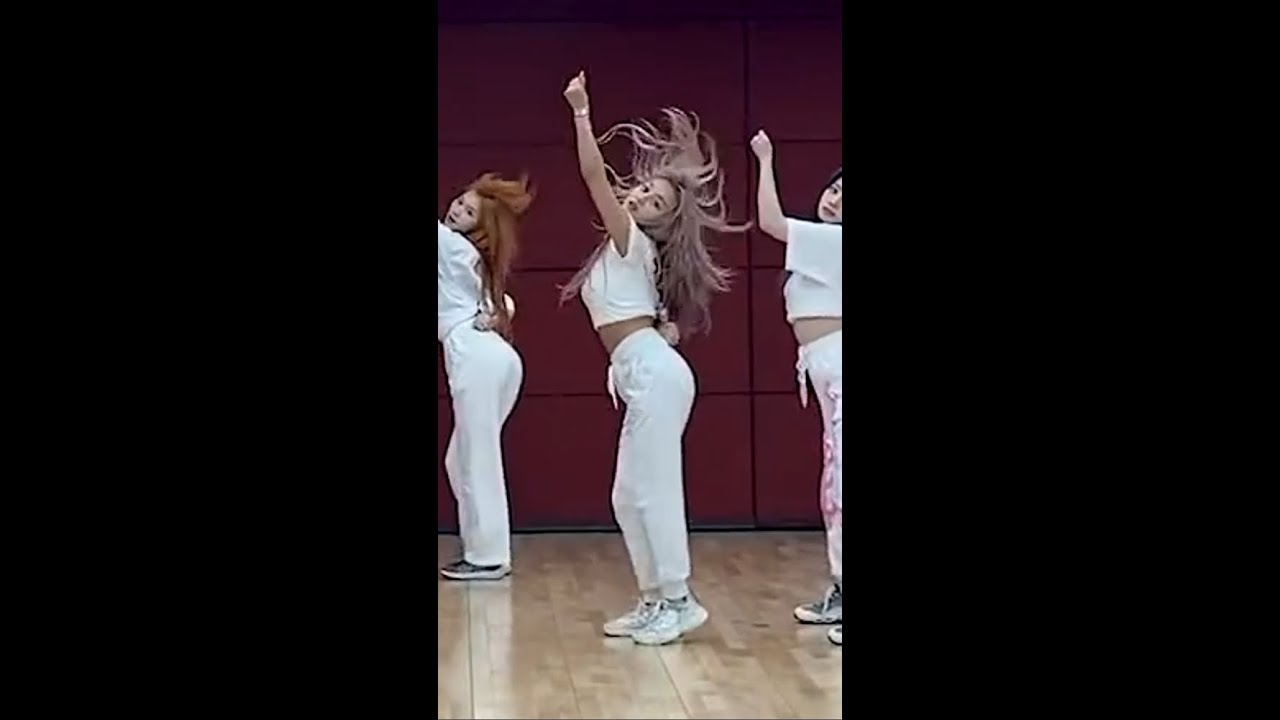 트와이스 모어앤모어 안무영상 지효포커스 (TWICE MORE & MORE Dance Practice JIHYO Focus ...