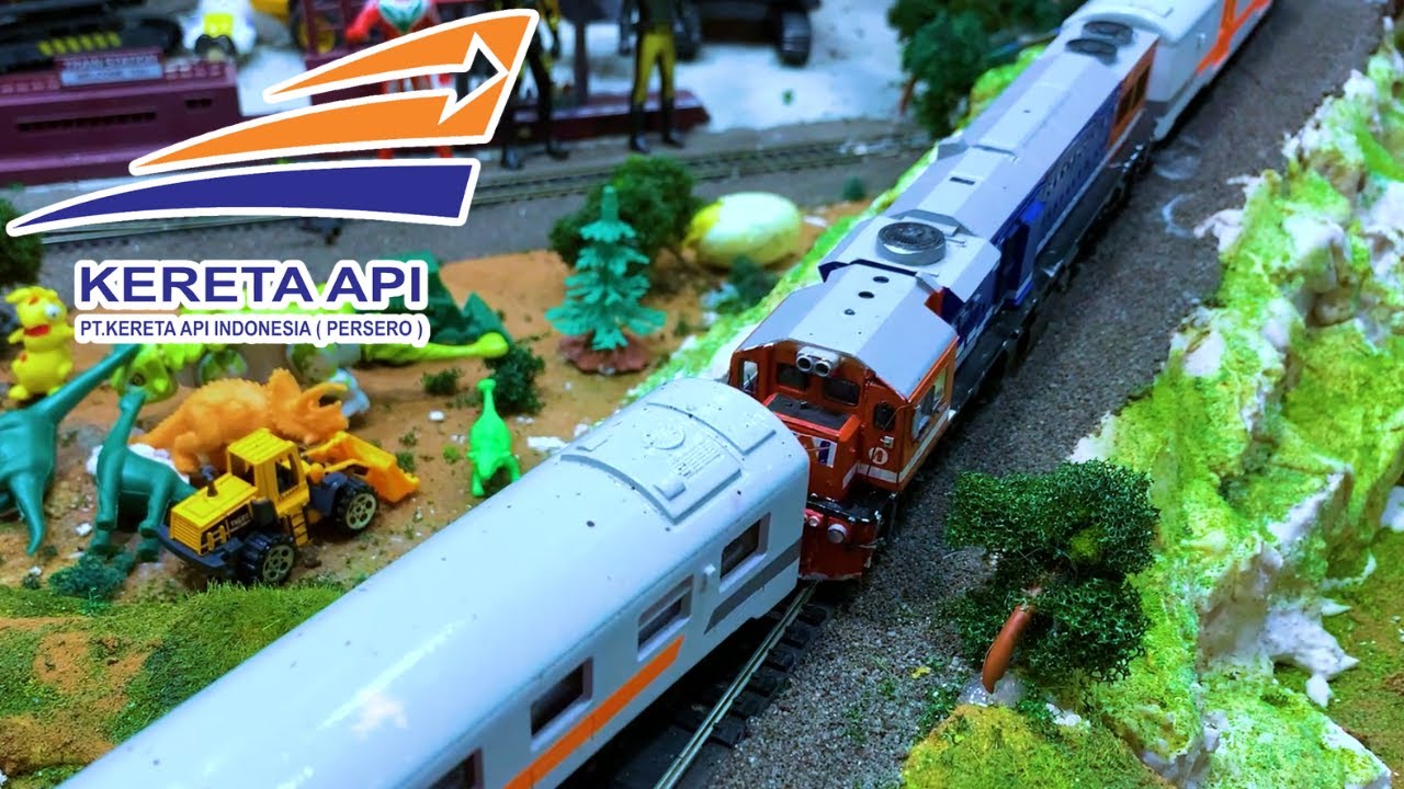 Drama Kereta Api Lokomotif cc 205 Manarik dan Mendorong Gerbong ...