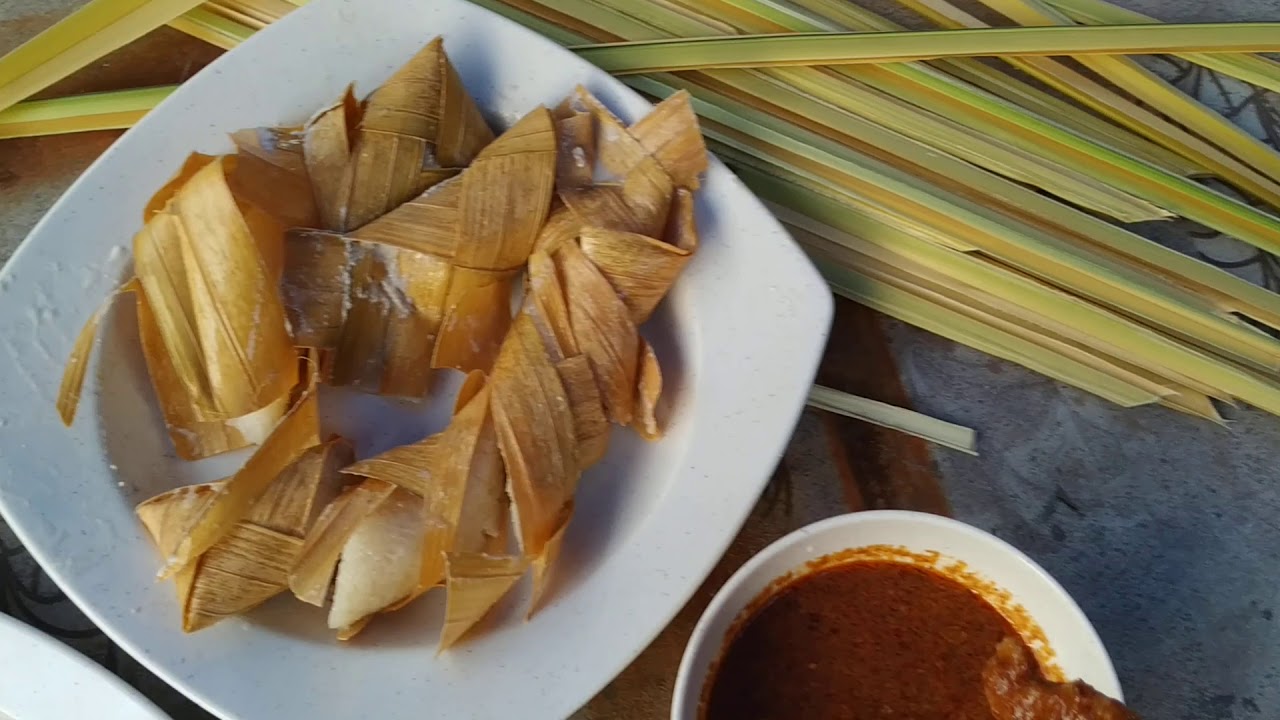 How to Cook with Nippa Palm (Nypa fruticans) Leaves - YouTube