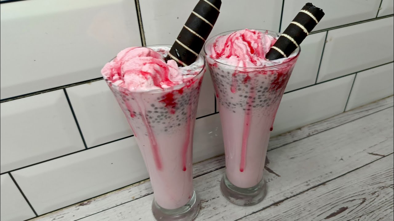 रूह अफझा शरबत बनाने का अलग तरीका 😍😋🤤 . Rooh Afza Milkshake Recipe in Hindi. Milkshake - YouTube