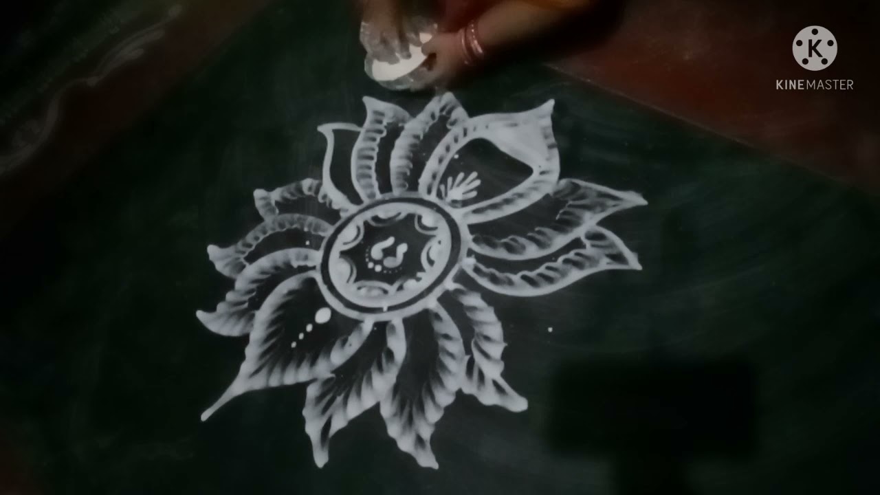 laxmi nka priya solakothi padma phula (latest design) unique style ...