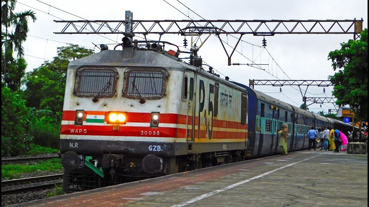 13050/Amritsar - Howrah Express With WAP5. - YouTube