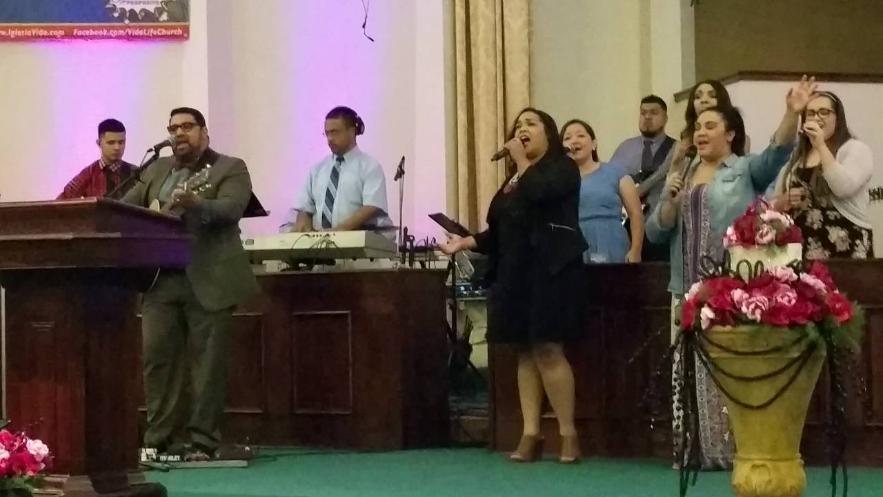 Jennifer Diaz-Gutierrez at Vida Life church. - YouTube
