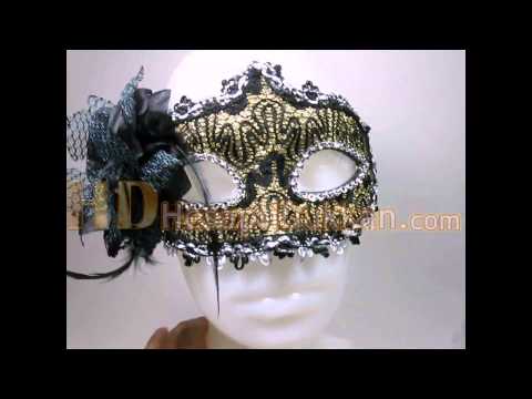 Siyah çiçekli maske yılbaşı maskeleri