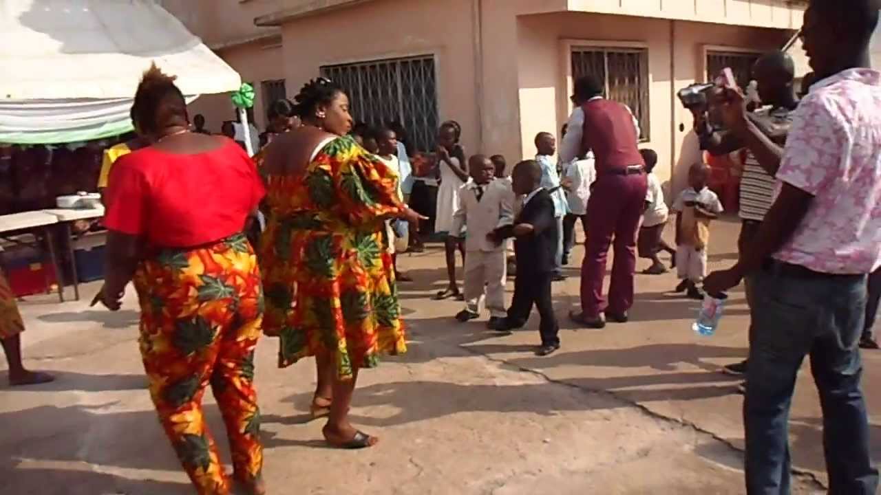 Ghana 2011 Akua wedding big girls dance off - YouTube