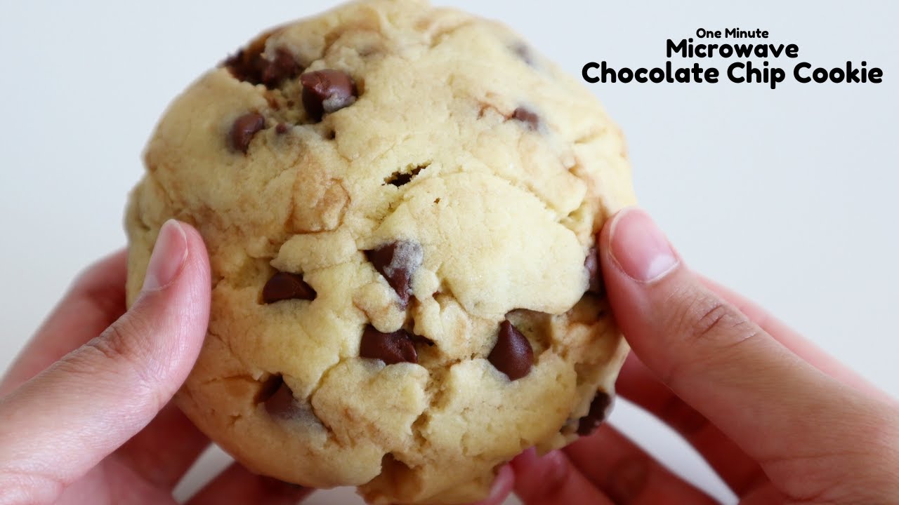 TIKTOK VIRAL ONE MINUTE MICROWAVE CHOCOLATE CHIP COOKIE RECIPE - YouTube