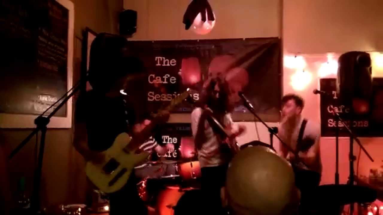 TRAVIS OAKS 'Black Light ' Live @ The Cafe Sessions- Chapter 1 Cafe ...