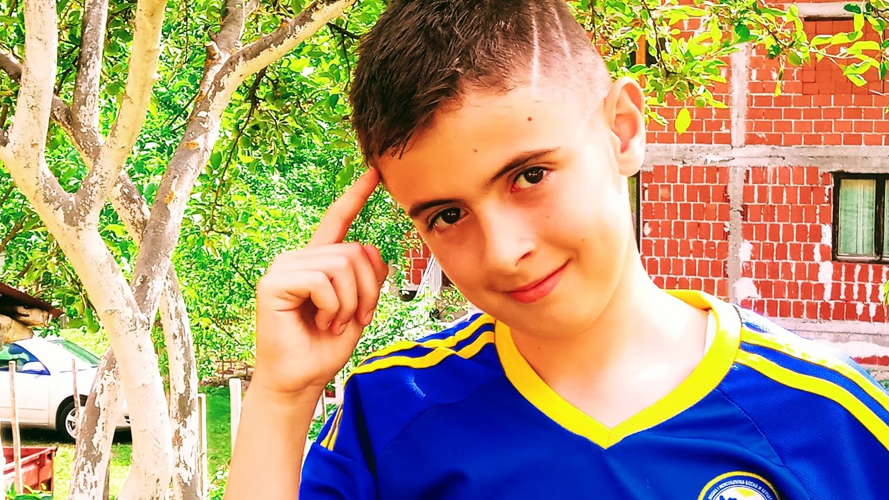 Trebaš biti pametan za glupe stvari (Skit) | Mak YT | - YouTube