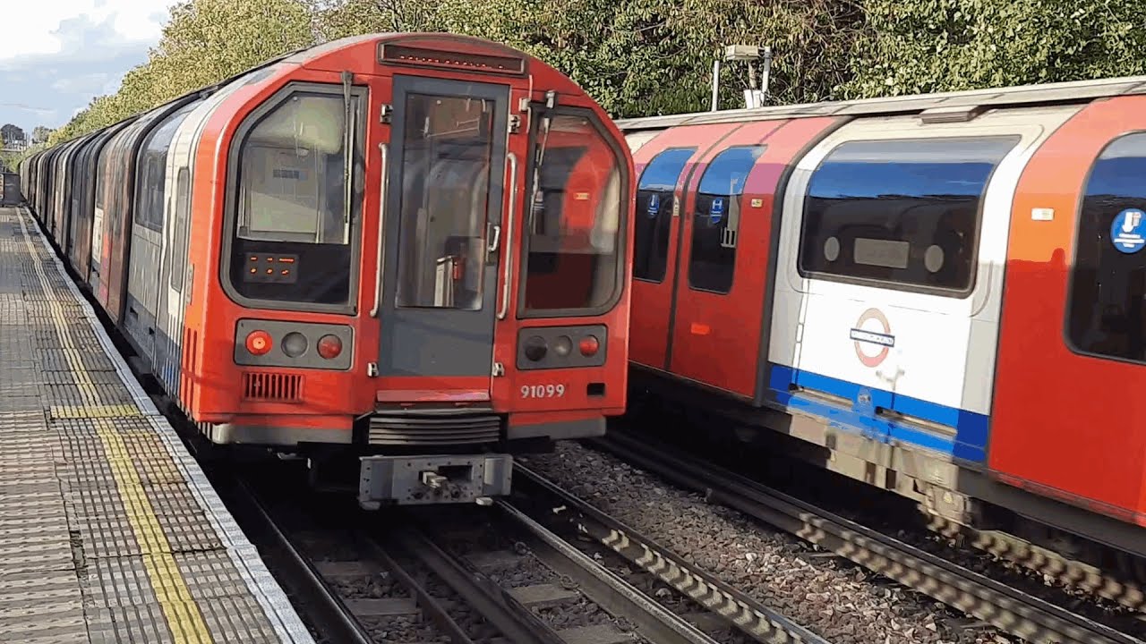 Central Line Train 1992 Stock Train Arrival & Departure | London ...