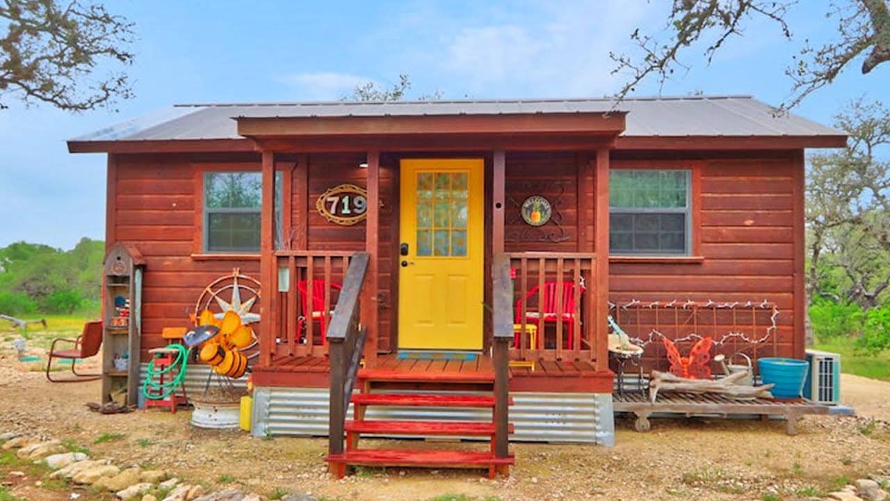 Charming Romantic Pineapple Ranchette Nestled in The Beautiful Hill ...