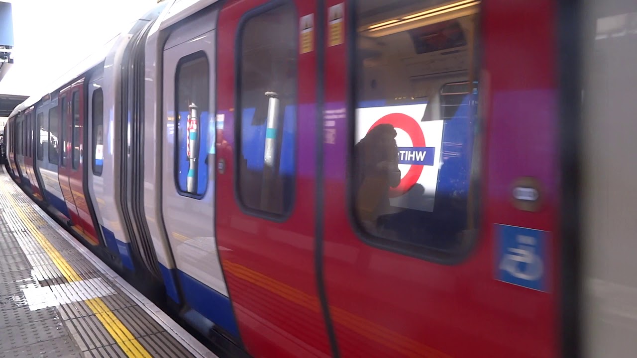 Hammersmith & City Line train arriving at Whitechapel - YouTube