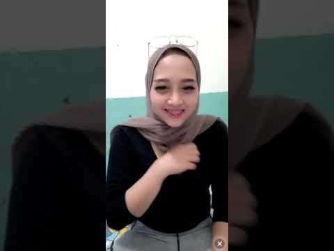 Jilbab hot minta di goyangin