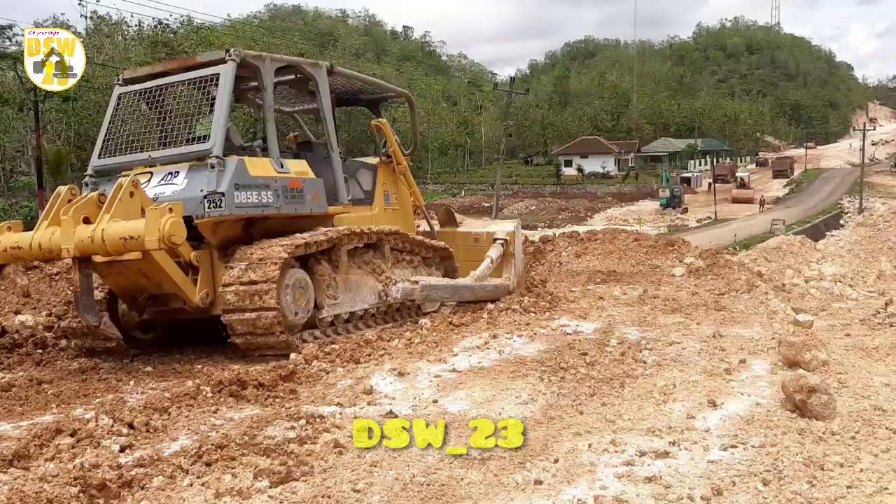 Bulldozer Komatsu D85E-SS - YouTube