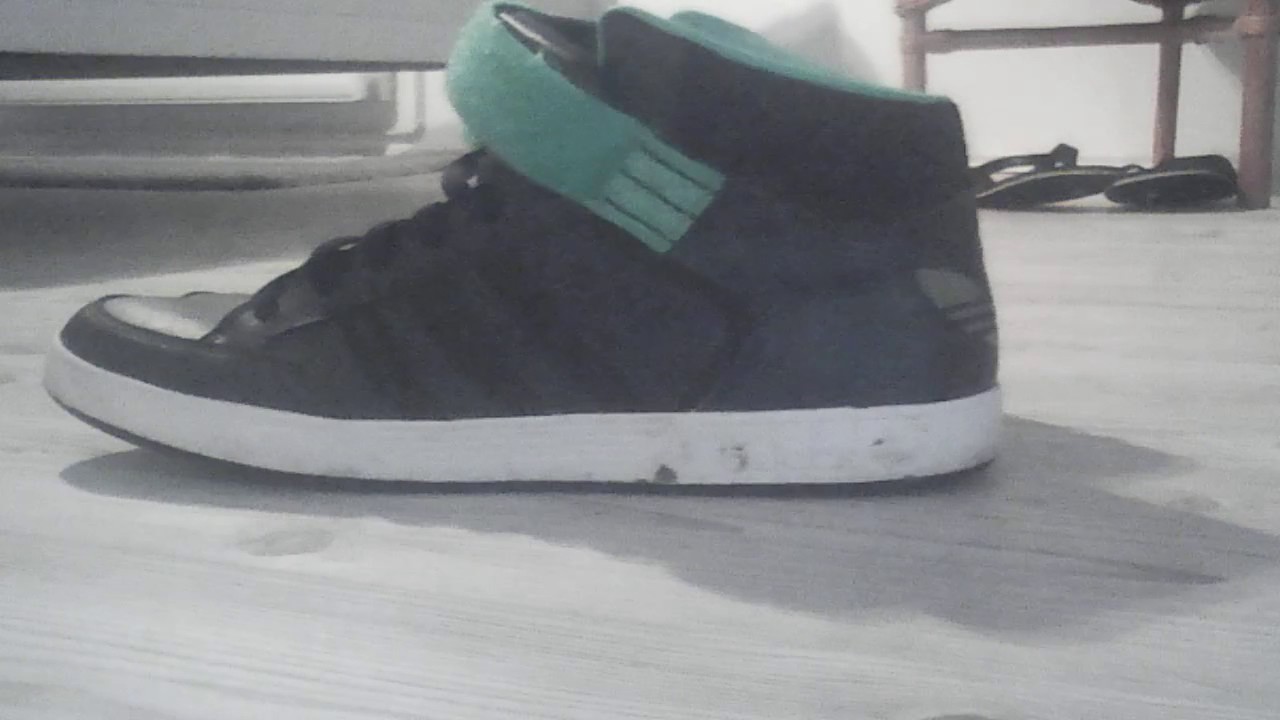 Rangerboots stomp Adidas - YouTube