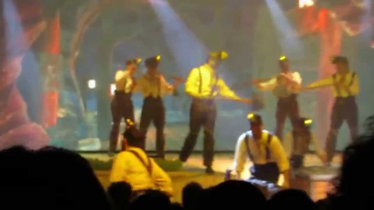 Gloriavale concert 2014 clip 2 - YouTube