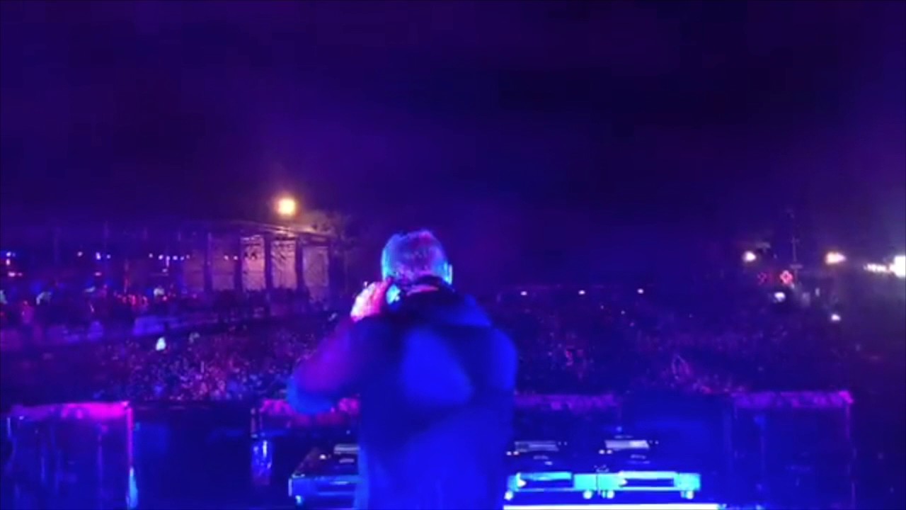 John Digweed plays SIS & Alex Kennon _ Final Chant at Mandarine Park ...