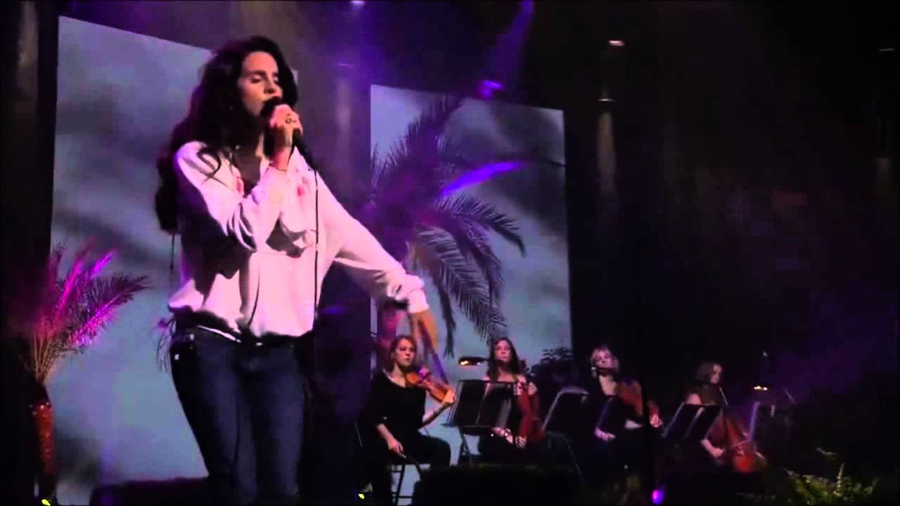 Lana Del Rey Itunes Festival 2012 - SUMMERTIME SADNESS - YouTube