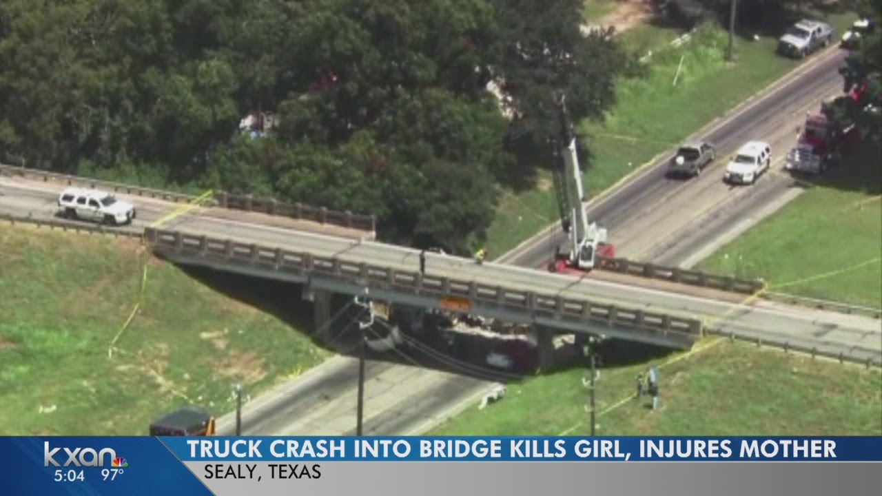 Girl dies in bridge collapse near Houston - YouTube