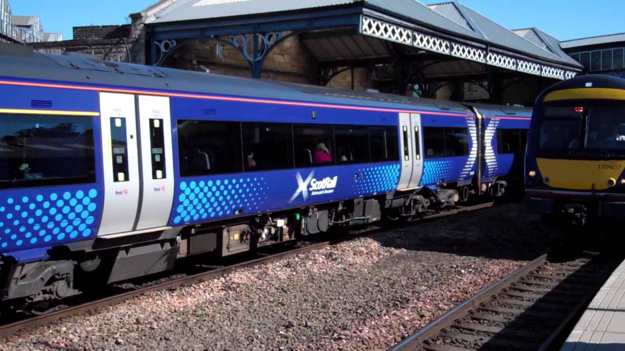 Dundee To Glasgow Passenger Train Arriving In Perth Perthshire Scotland ...